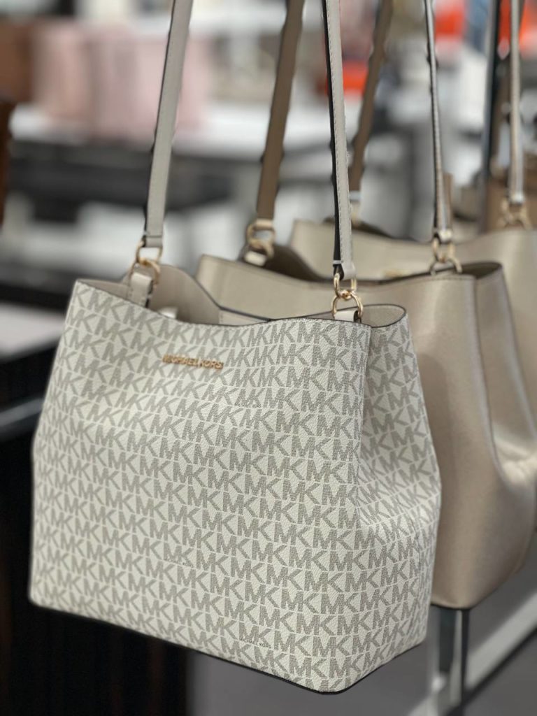 Michael Kors Pratt Shoulder Bag Signature Vanilla - Averand